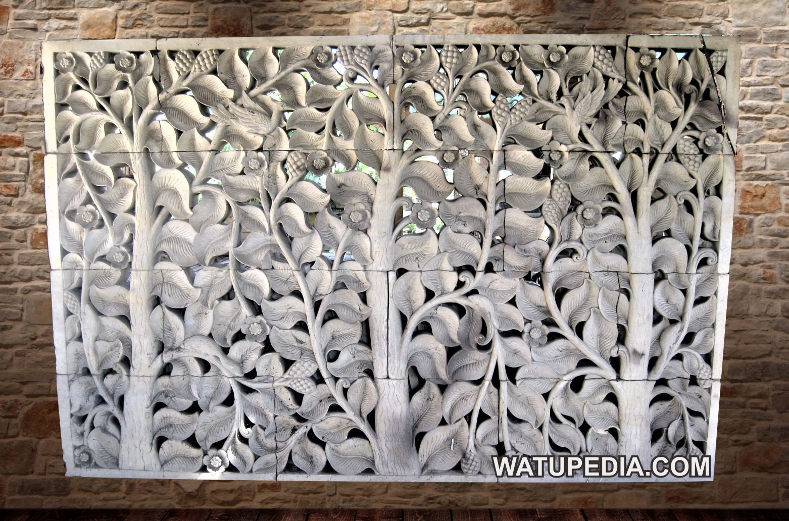 Relief batu putih / paras jogja - WATUPEDIA STONE ART