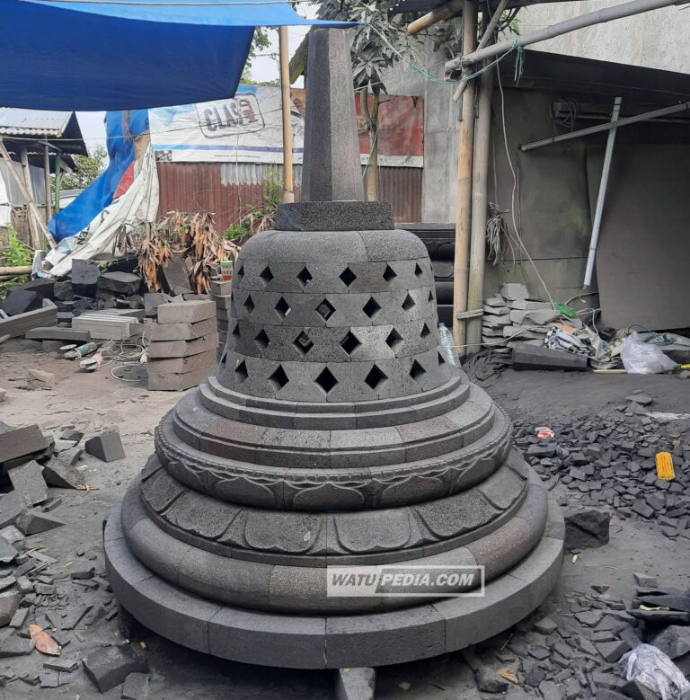 Pengrajin Stupa candi borobudur Batu Merapi - WATUPEDIA STONE ART